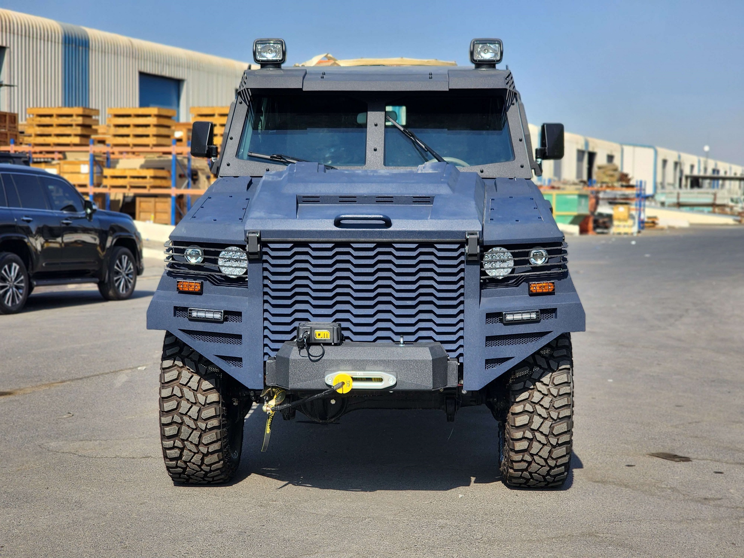 CHASER - Armored Personnel Carrier / Land Cruiser 79 APC